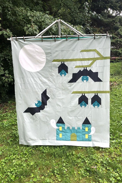 How to add a haunted castle to your bat quilt - Apples & Beavers